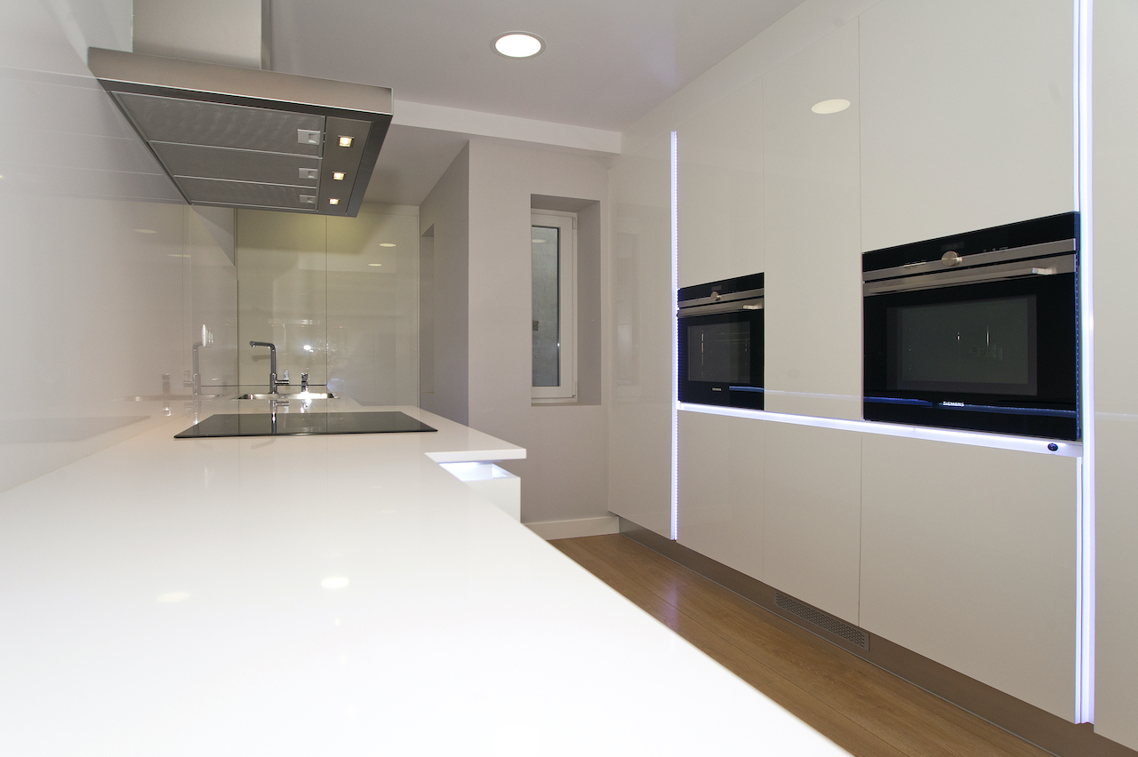 Descubre los mejores materiales para la encimera de tu cocina